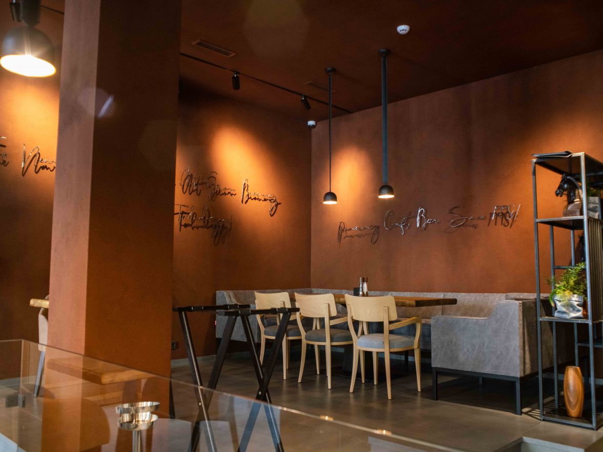 Decorative plaster in the interior: photos, types and features