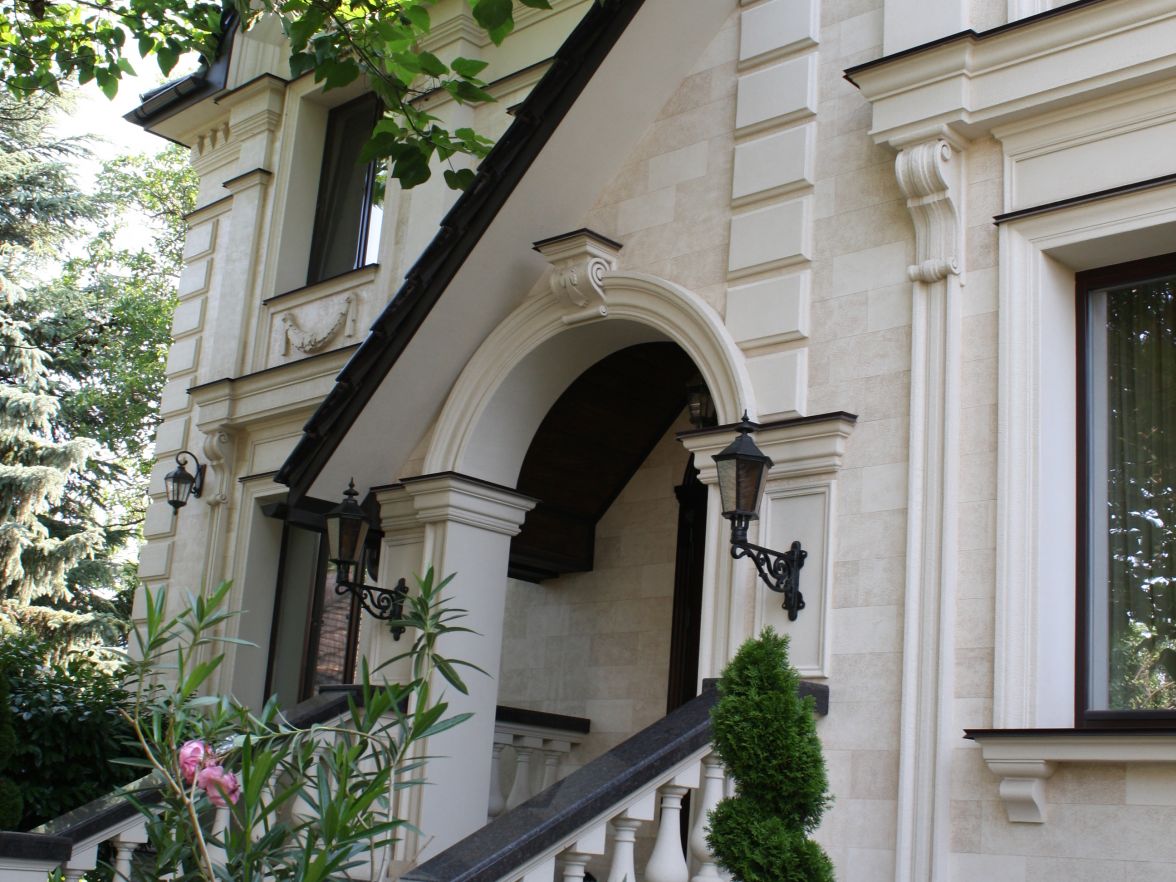 How to choose decorative plaster for the facade?